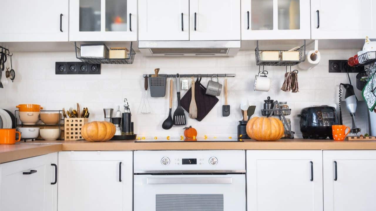 How to Fix Kitchen Cabinet Problems: A Simple DIY Guide 2025