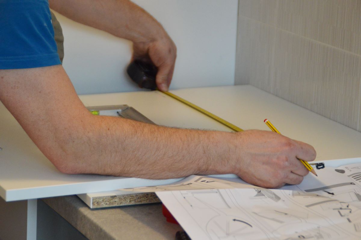 How to Measure Top Kitchen Cabinets: Best Expert Tips - 2025